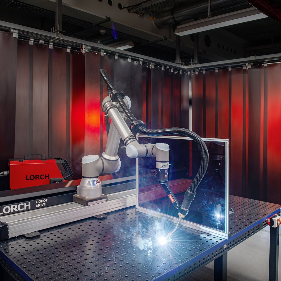 Lorch linear axis: more workspace and maximum freedom in cobot welding.